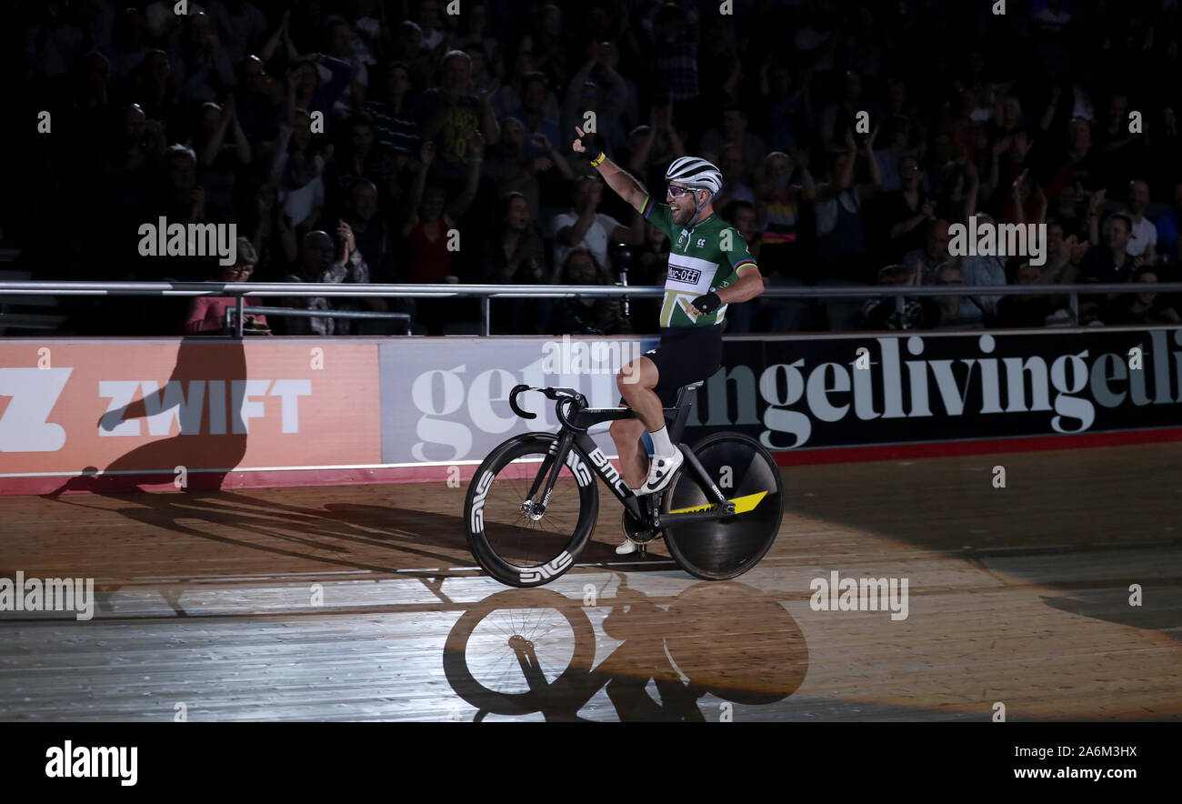 Great Britain’s Mark Cavendish celebrates after winning the 60 lap ...