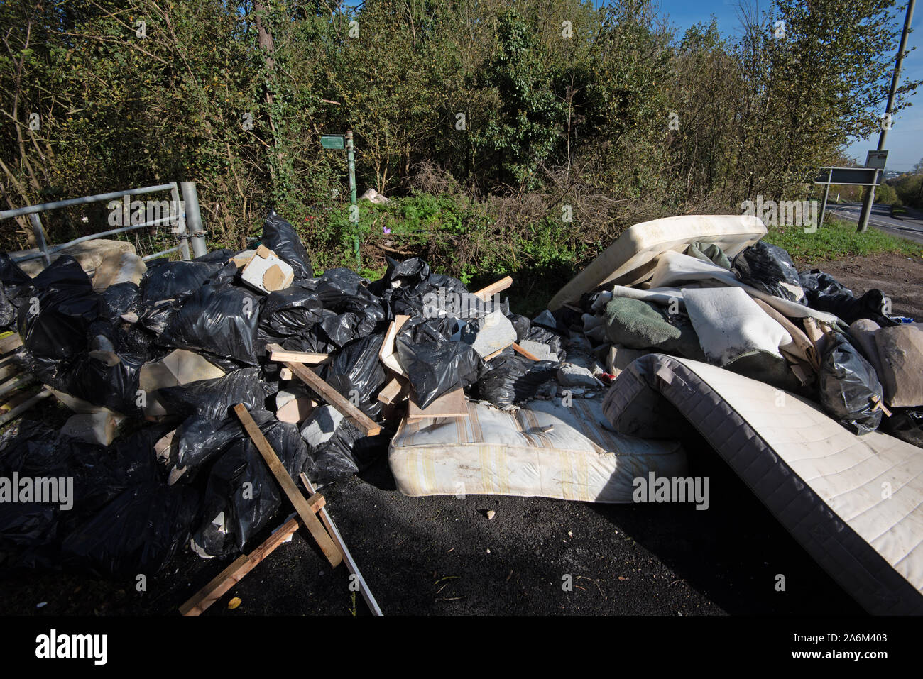 Commercial flytipping uk hi-res stock photography and images - Alamy