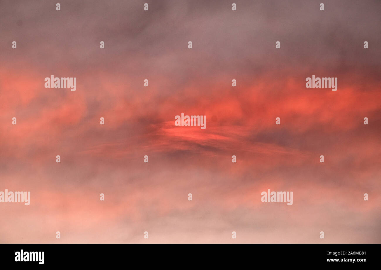 Soft sunset sky hi-res stock photography and images - Alamy