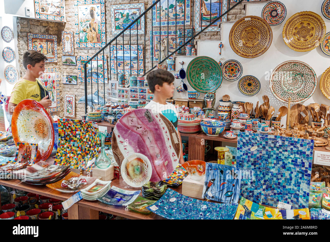 Hand painted ceramics hi-res stock photography and images - Alamy