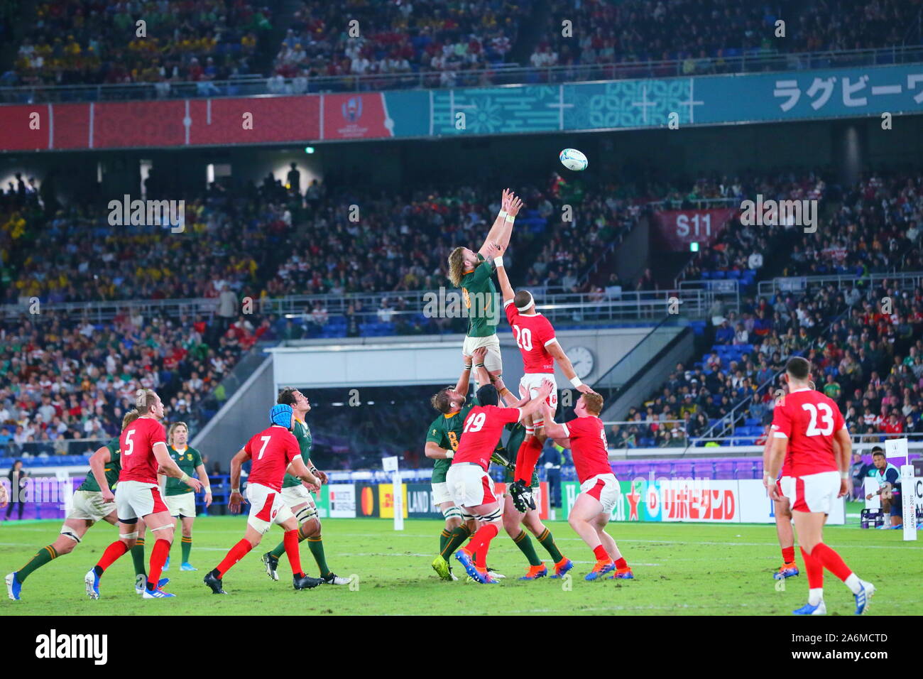 Yokohama, Kanagawa, Japan. 27th Oct, 2019. Two team groups Rugby : 2019 Rugby World Cup Semi ...