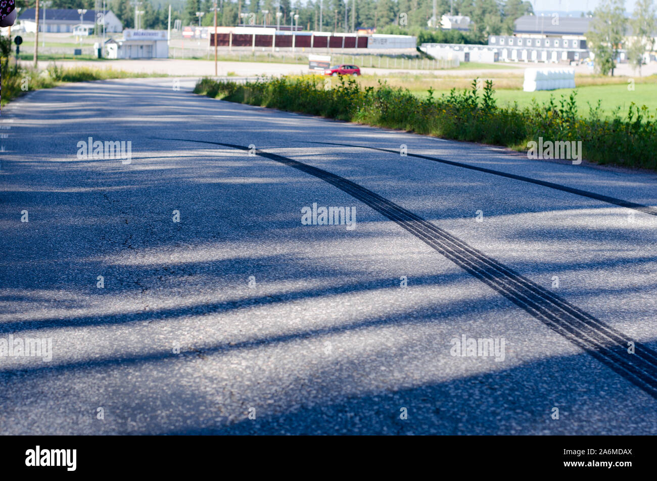 Skid marks road hi-res stock photography and images - Alamy