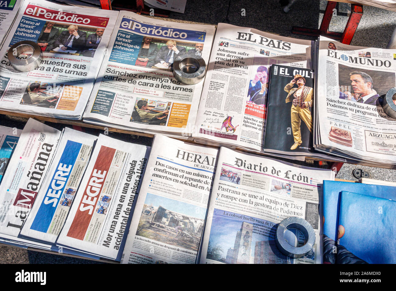 Spanish language newspapers hi-res stock photography and images - Alamy