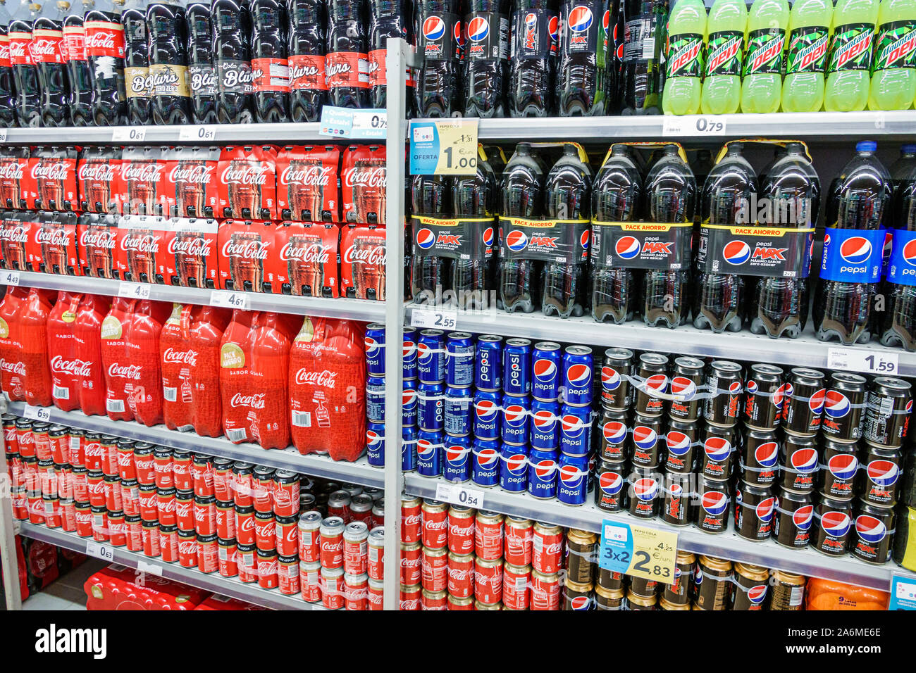 Coca cola supermarket shops drinks hi-res stock photography and images ...
