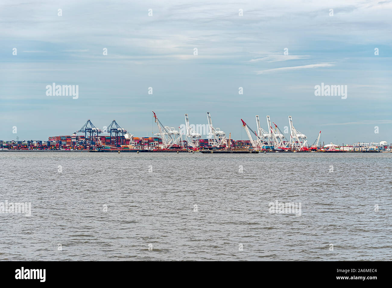 New york container terminal hi-res stock photography and images - Alamy