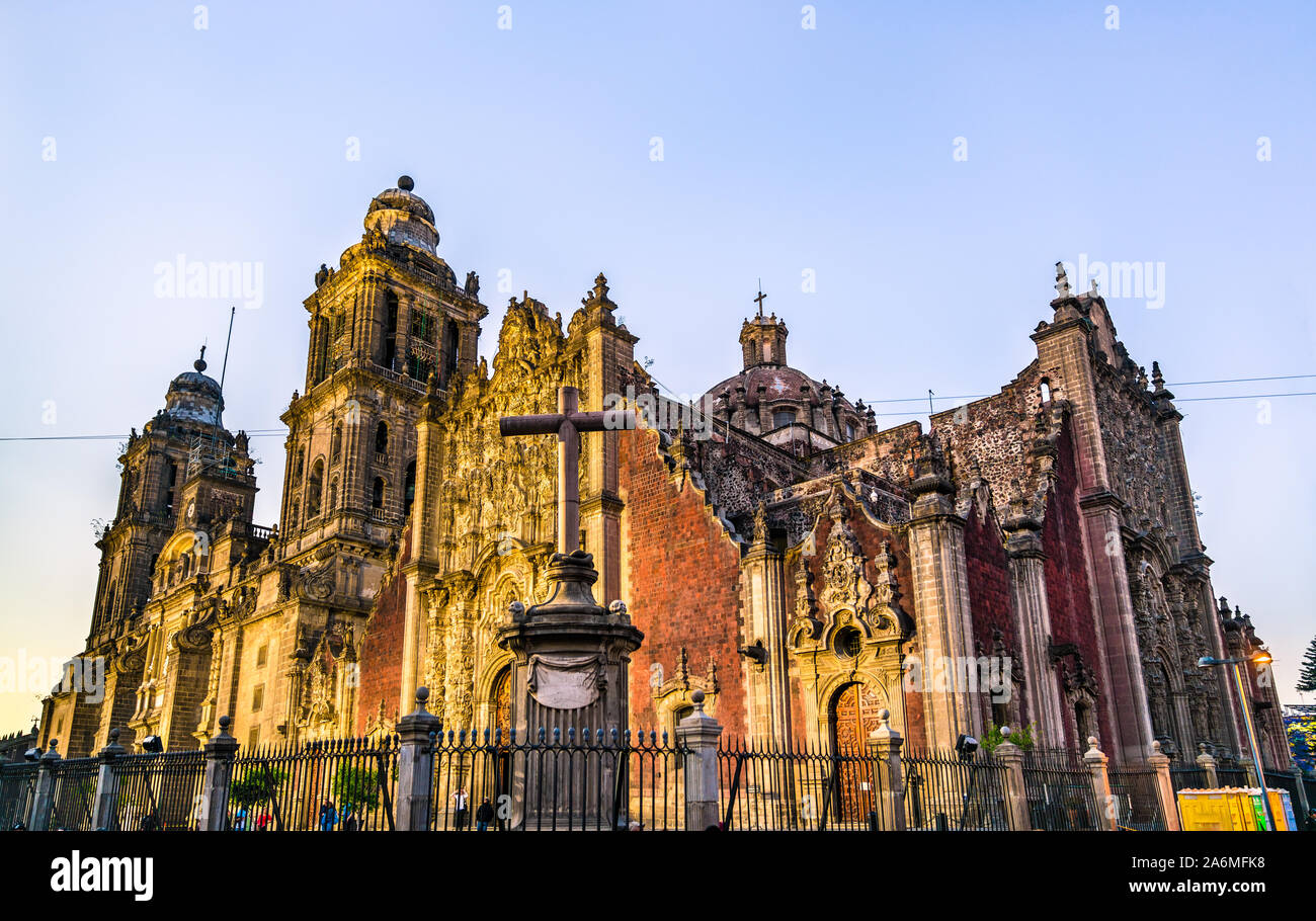 Mexico city cathedral sunset hi-res stock photography and images - Alamy