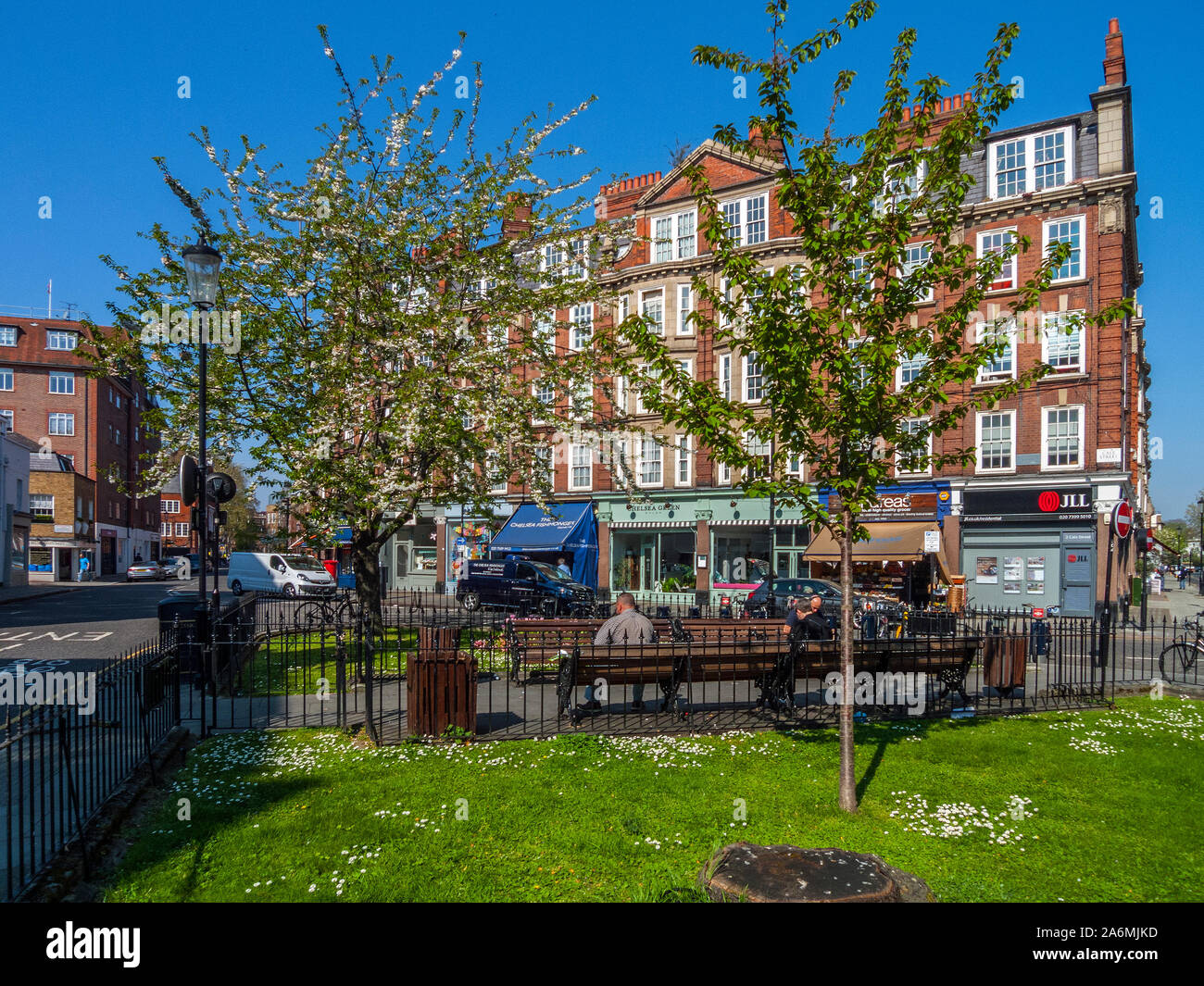 Chelsea green hi-res stock photography and images - Alamy