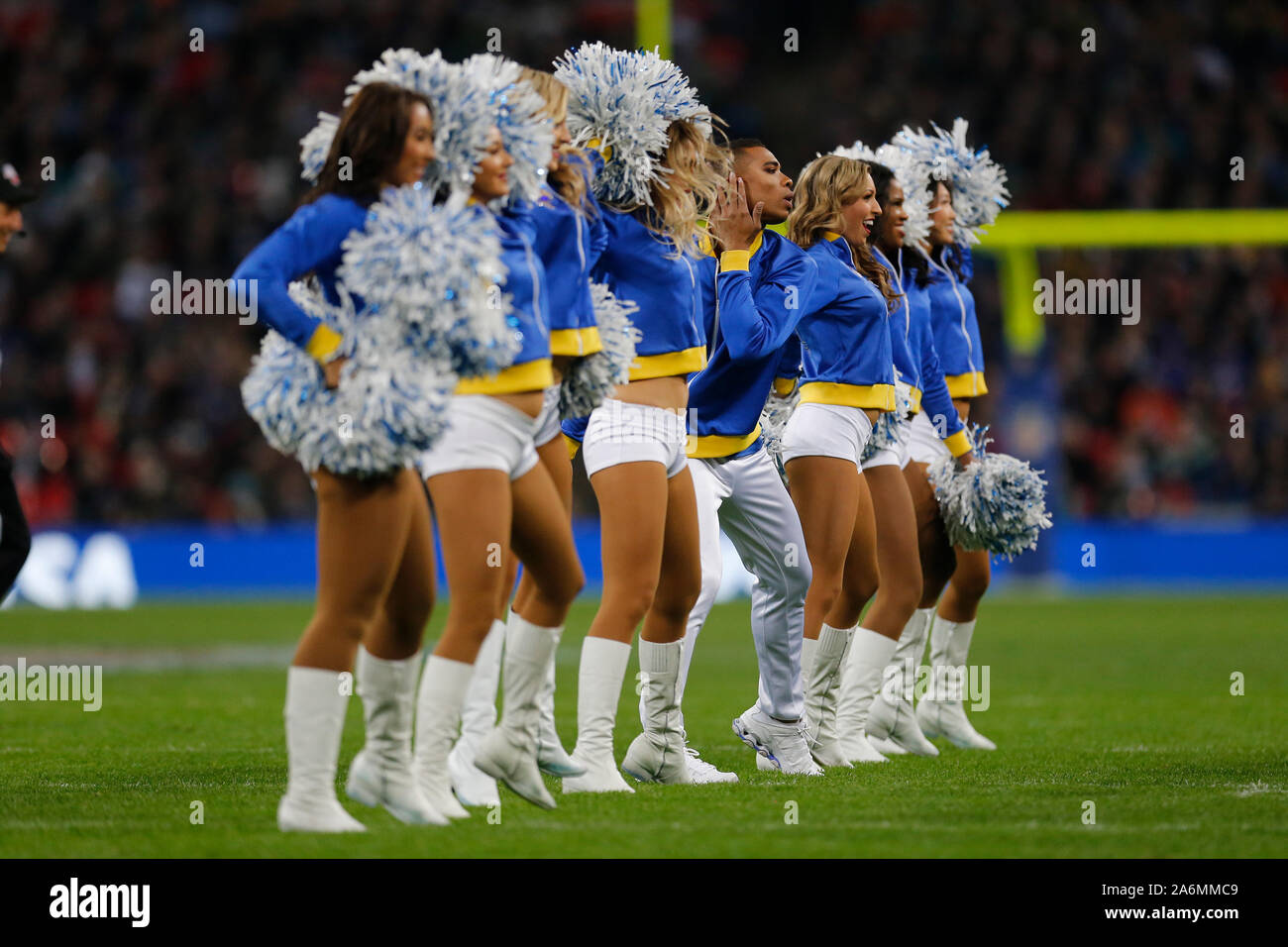 Rams cheerleaders hi-res stock photography and images - Alamy