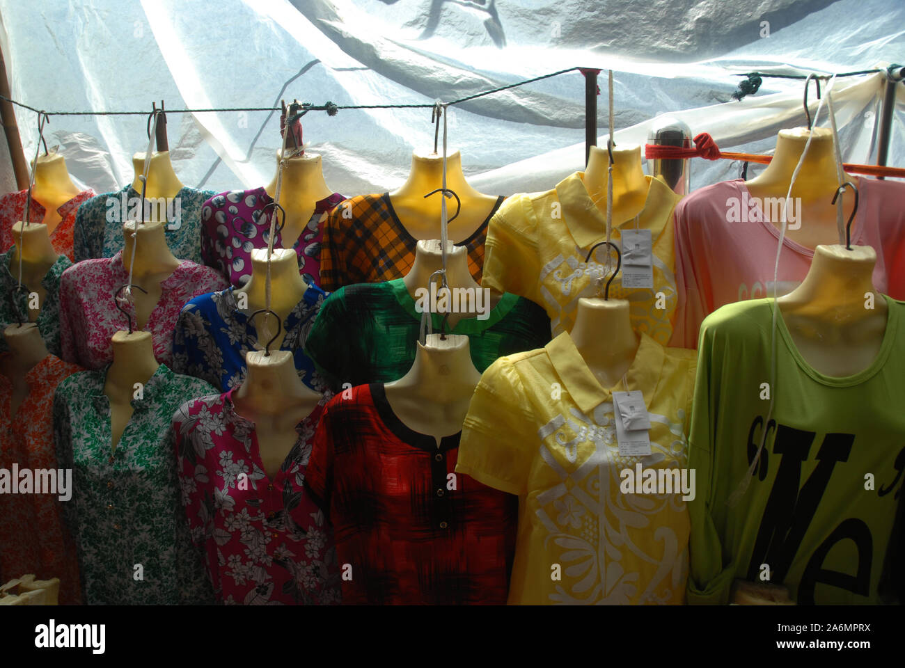 Yangon clothes market burma hi-res stock photography and images - Alamy