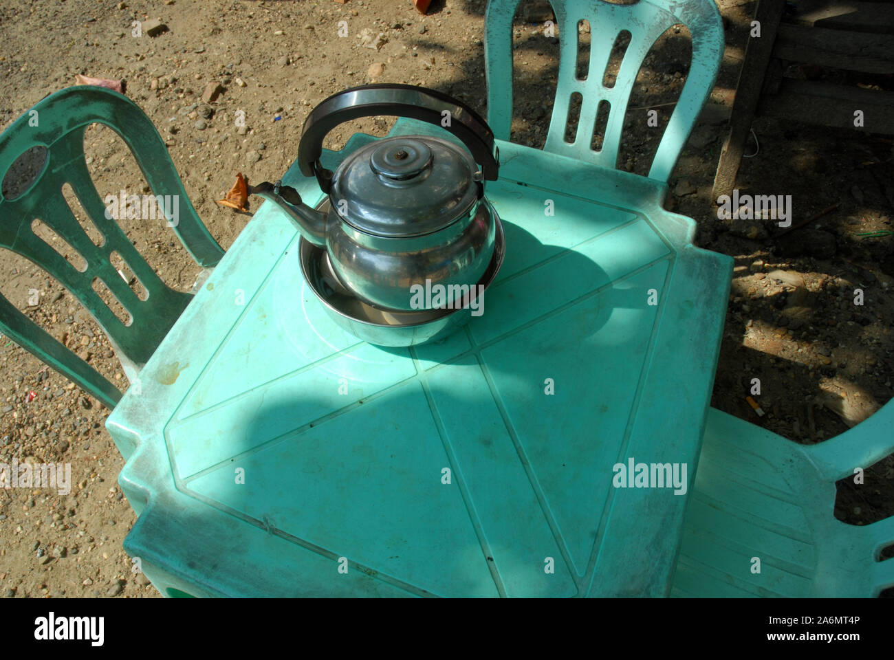 Myanmar tea pot hi-res stock photography and images - Alamy
