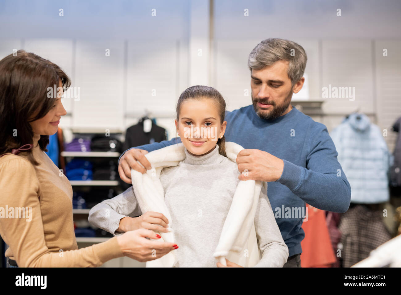 Parent helping child camera hi-res stock photography and images - Alamy