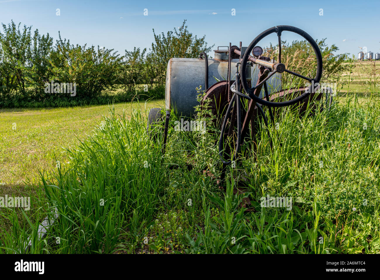 Vintage farming pull type hi-res stock photography and images - Alamy