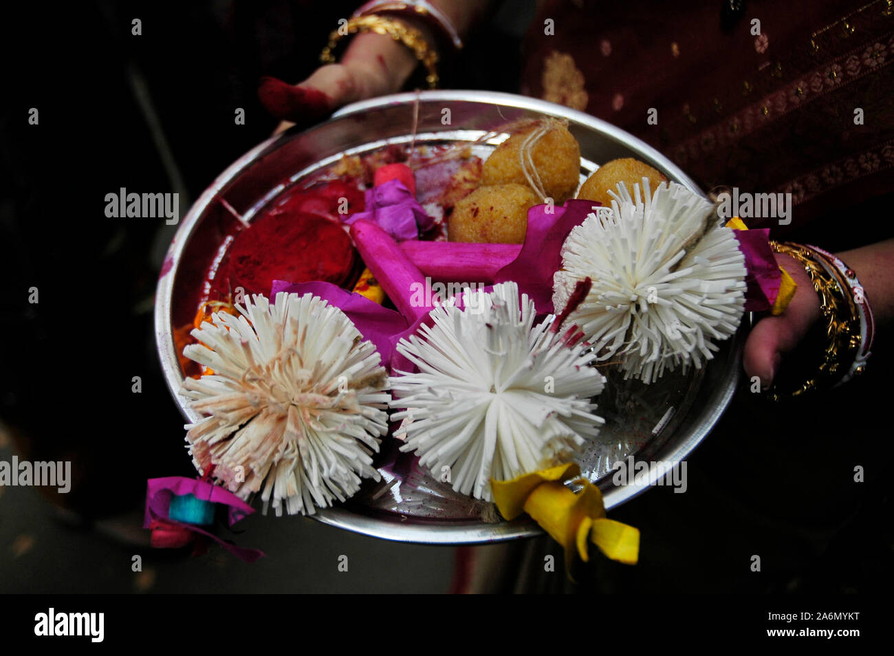 Hinduism puja tray hindu hi-res stock photography and images - Alamy