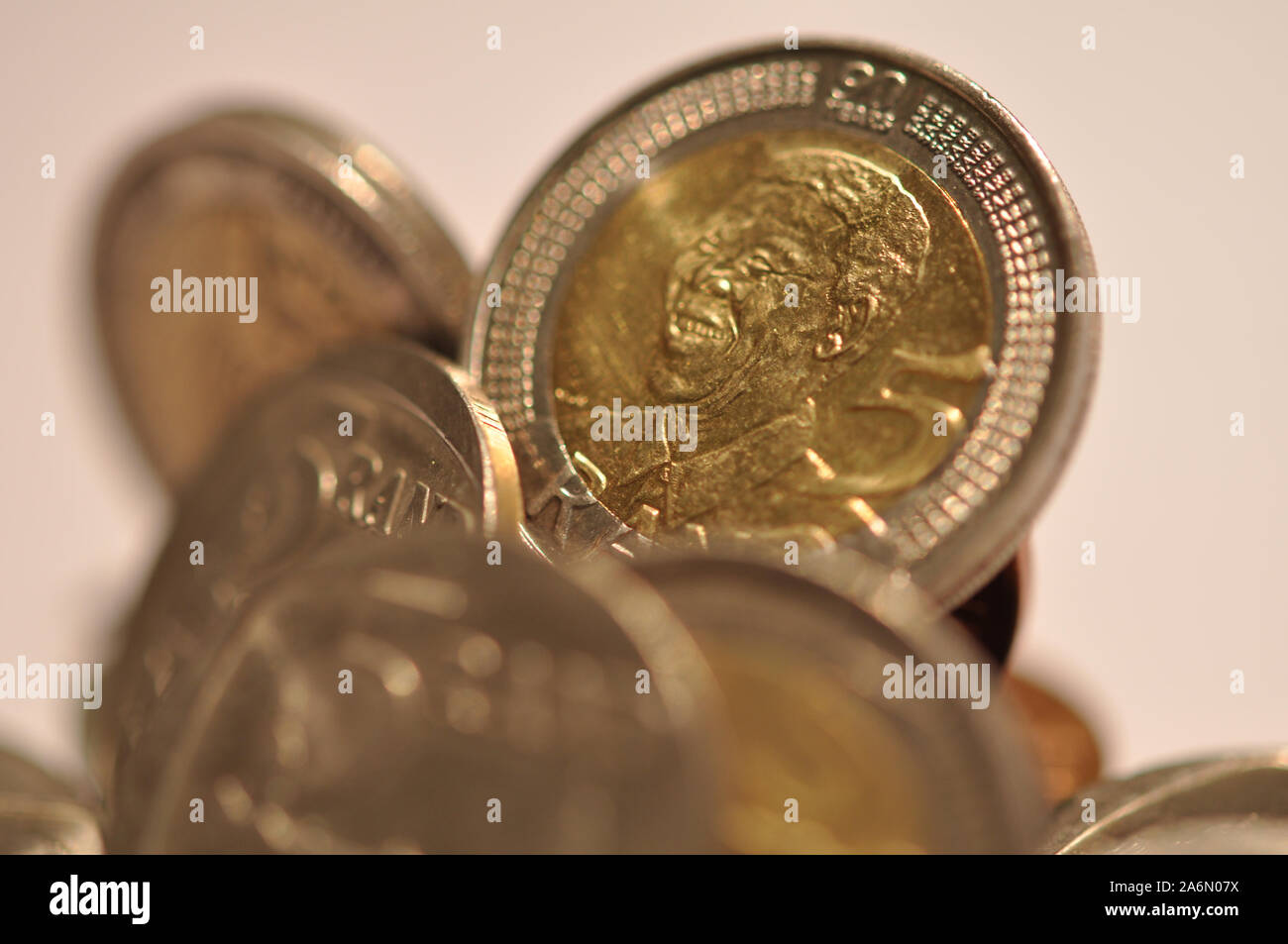 Five rand coin with mandela portrait hi-res stock photography and ...