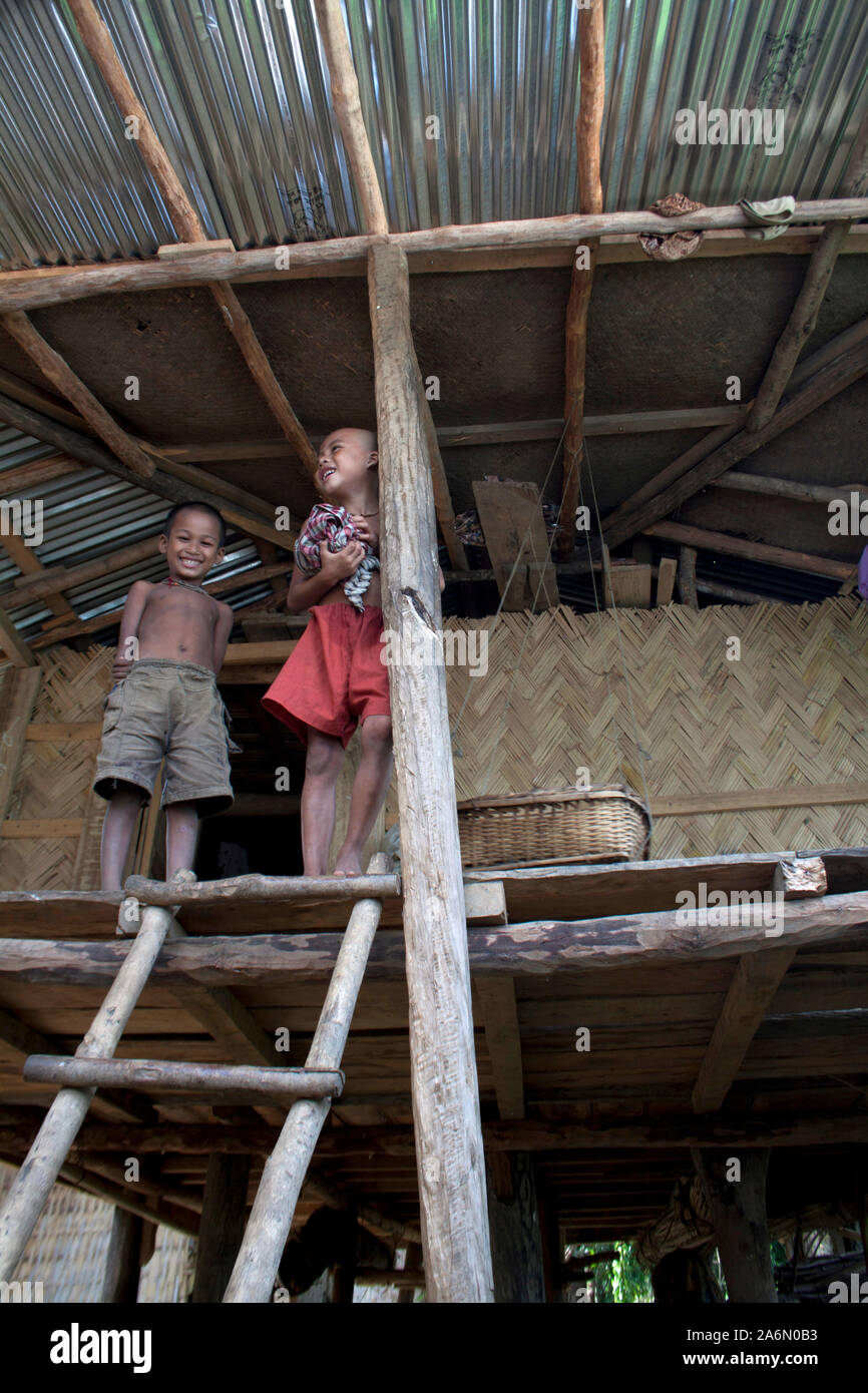 Mru tribe hi-res stock photography and images - Alamy