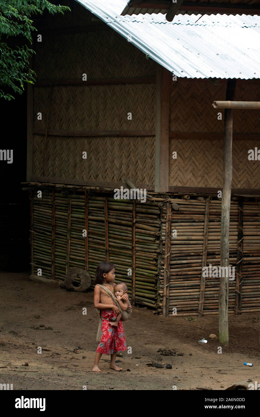 Mru tribe hi-res stock photography and images - Alamy