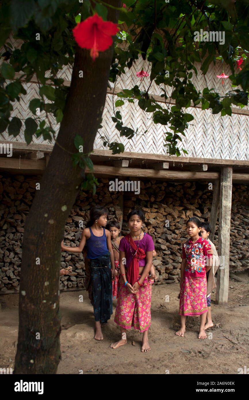 Murong tribe hi-res stock photography and images - Alamy