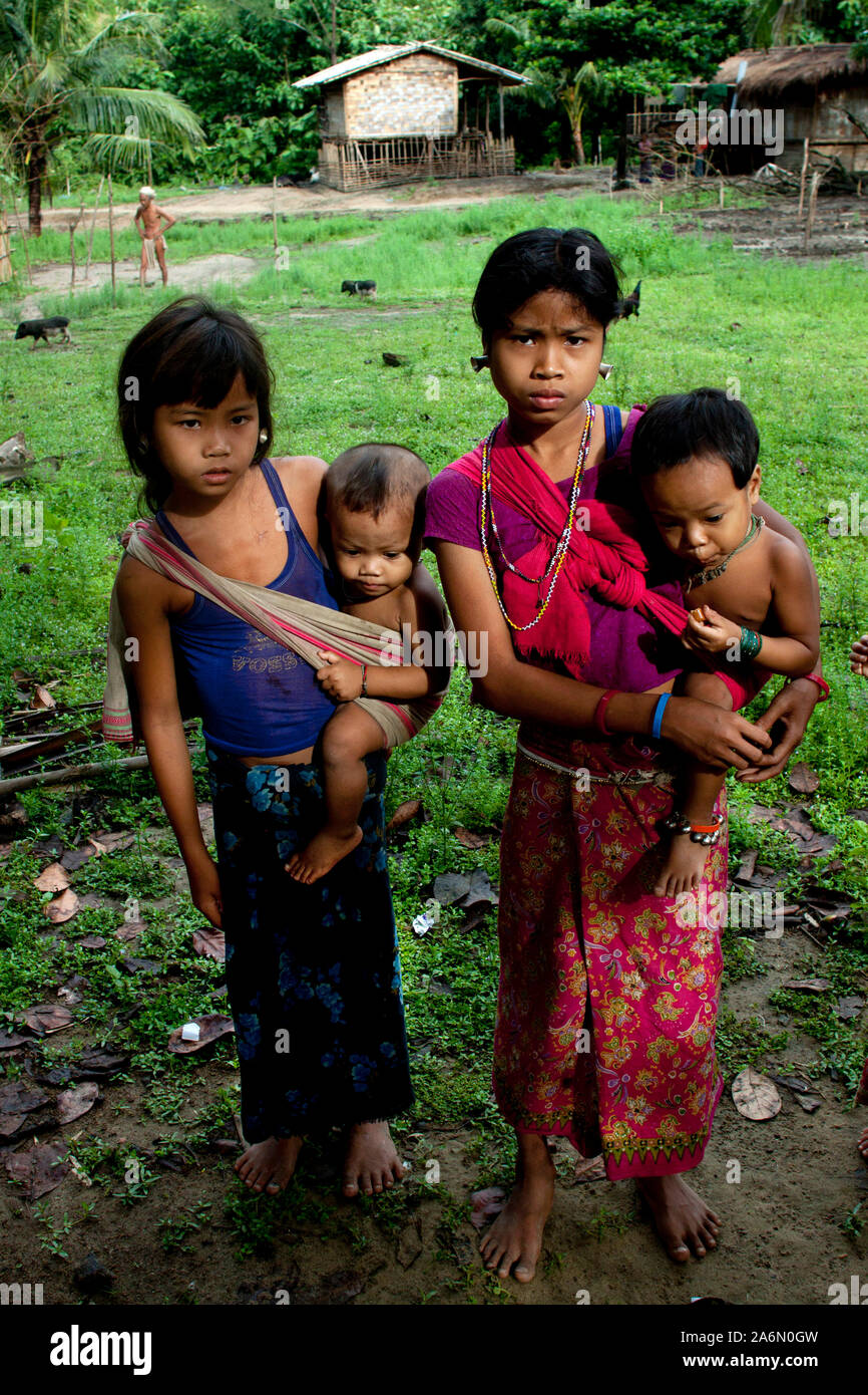 Mru tribe hi-res stock photography and images - Alamy