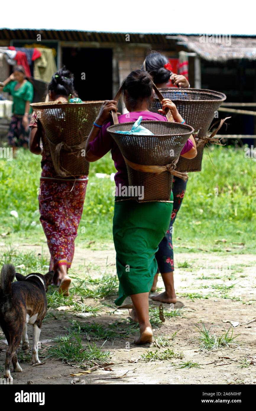 Mru tribe hi-res stock photography and images - Alamy