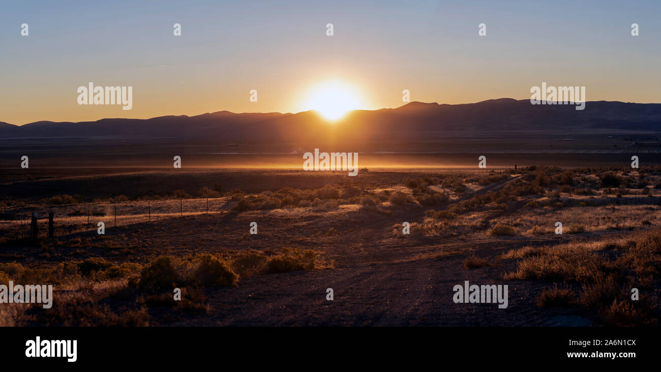 Beautiful desert landscape hi-res stock photography and images - Alamy