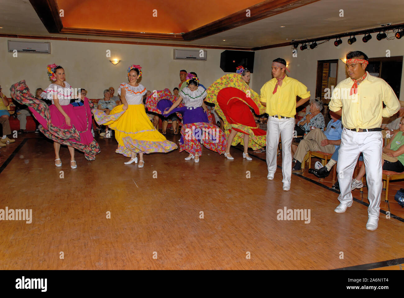 Mexican folk dance, dancers from Loreto, Baja California Sur - Mexico ...