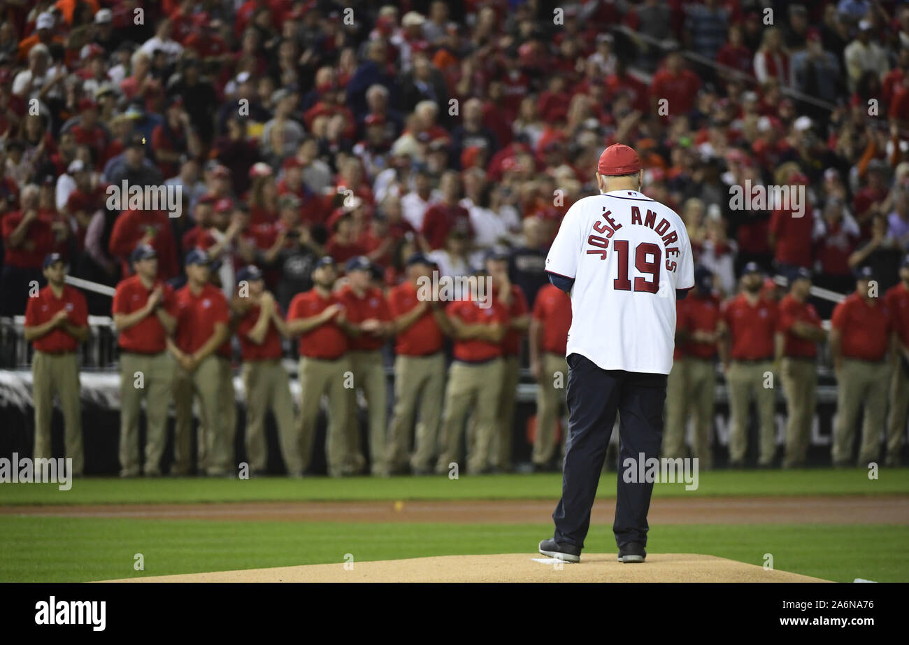 Donald trump first pitch hi-res stock photography and images - Alamy