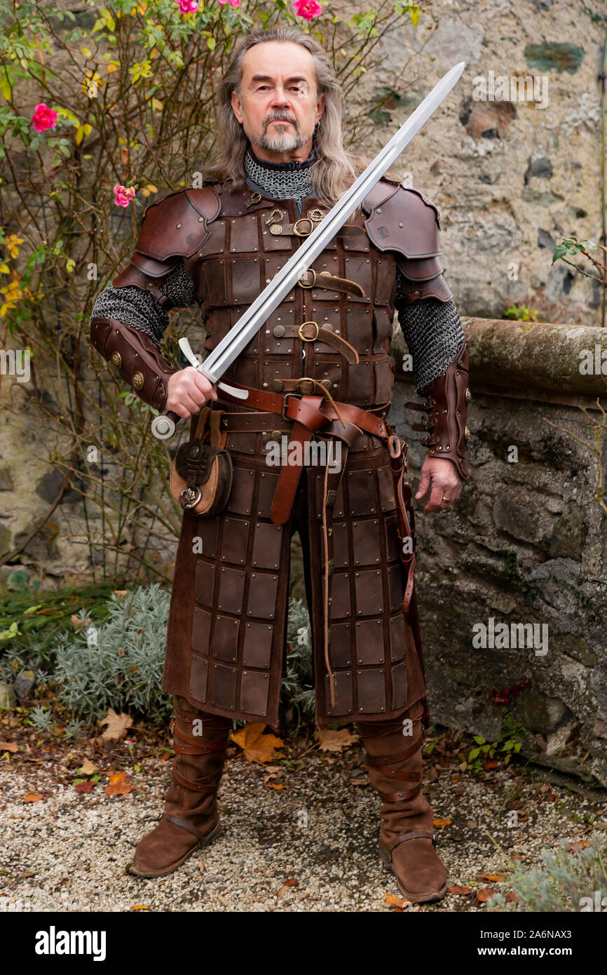 Medieval knight sword shield leather hi-res stock photography and ...