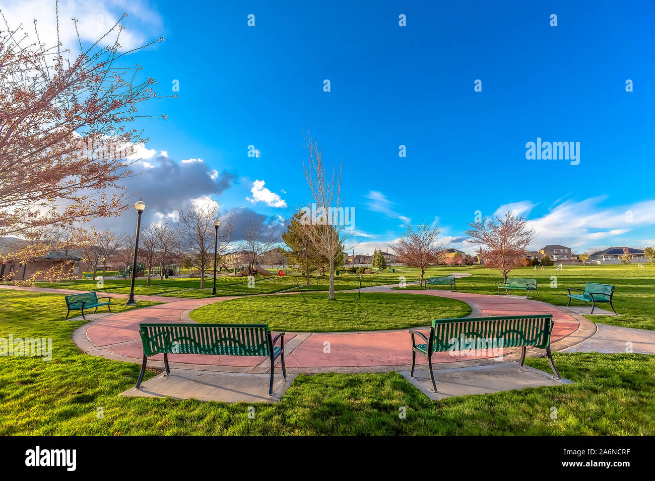 Wooden Circular Garden Bench High Resolution Stock Photography and ...