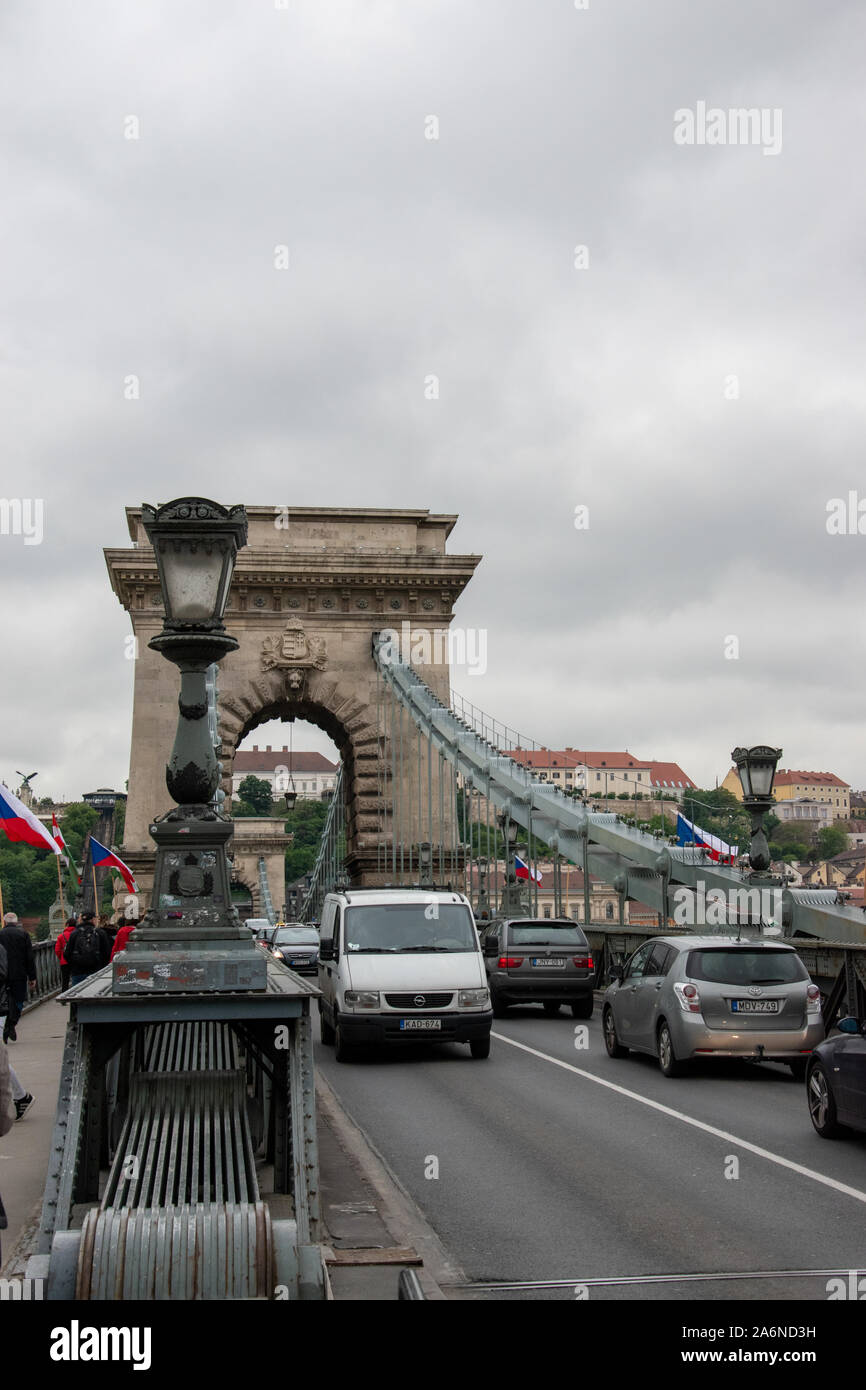 The Széchenyi Chain Bridge crosses the Danube River and connects Buda ...