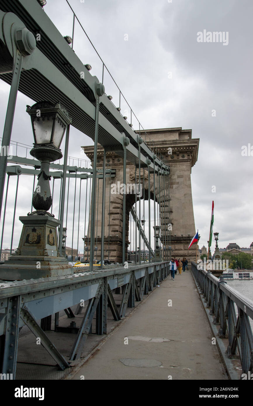 The Széchenyi Chain Bridge crosses the Danube River and connects Buda ...