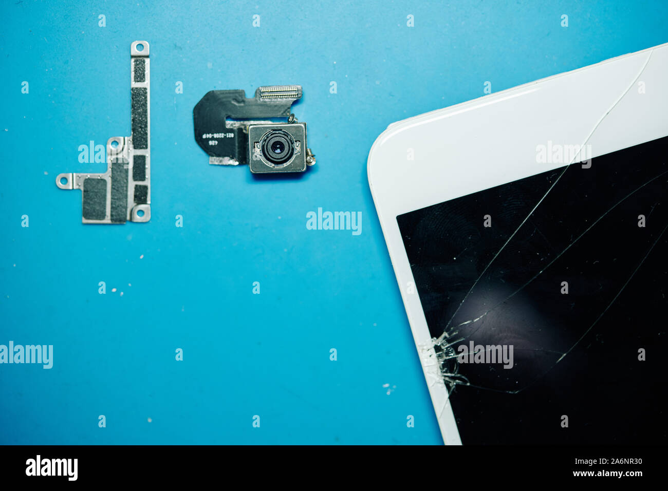 Smashed Camera And Lens Stock Photos & Smashed Camera And Lens Stock ...