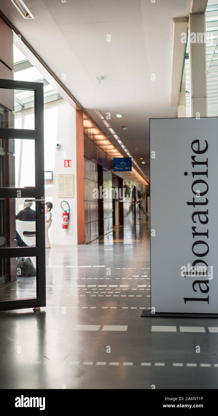 Laboratory sign hi-res stock photography and images - Alamy