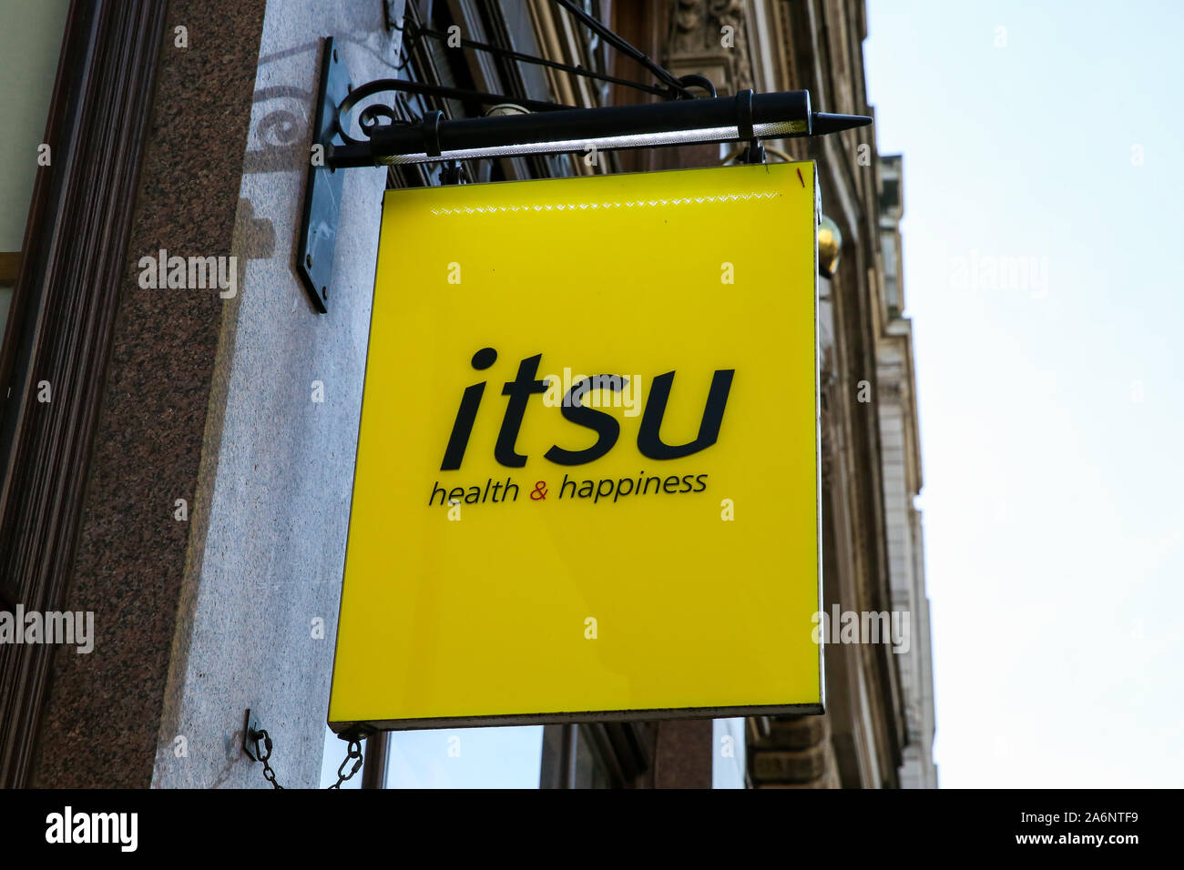 ITSU logo seen outside a fast food branch in central London Stock Photo ...