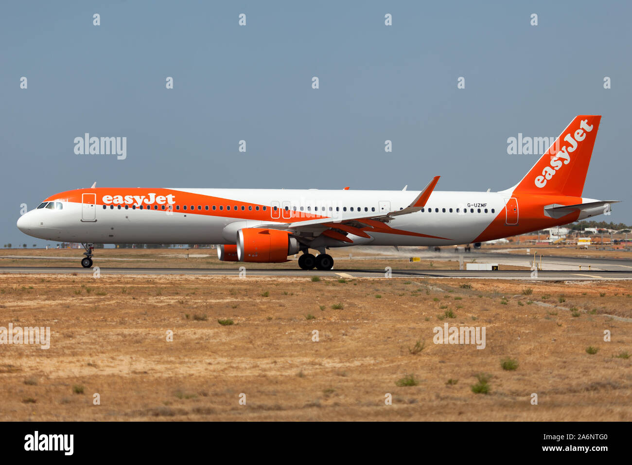 Airbus_321 hi-res stock photography and images - Alamy