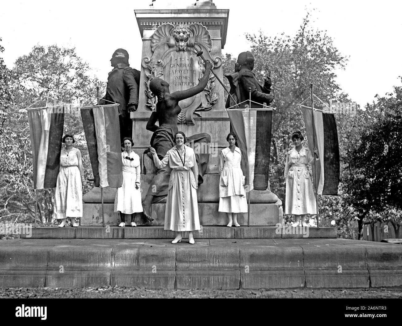 Woman Suffrage Movement - Demonstrators at Lafayette Statue ca. 1918 ...