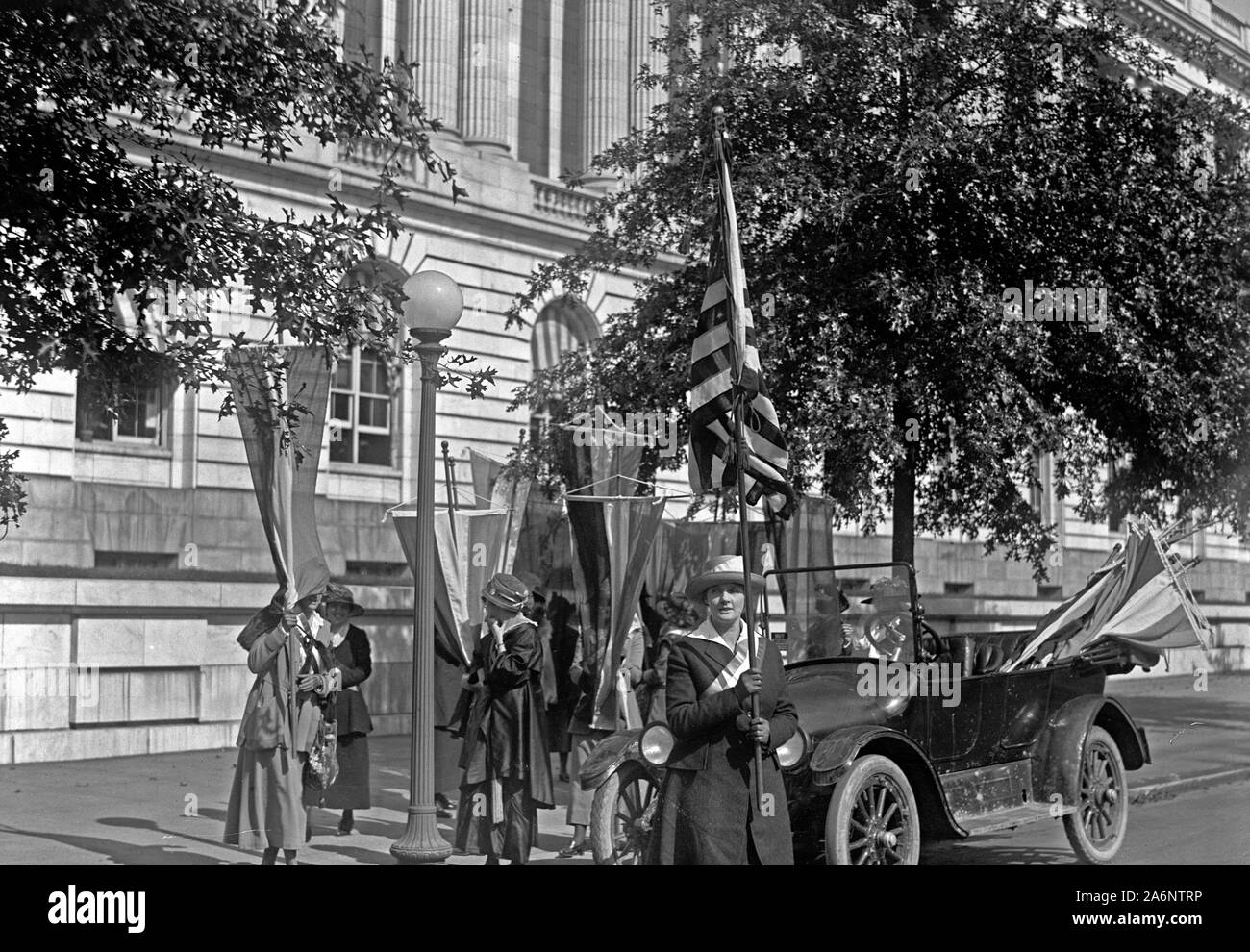 Woman Suffrage Movement - Suffragettes with banners Washington D.C. ca ...