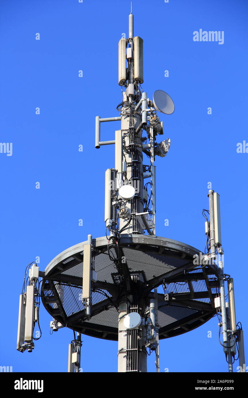 Small 5g antenna tower hi-res stock photography and images - Alamy
