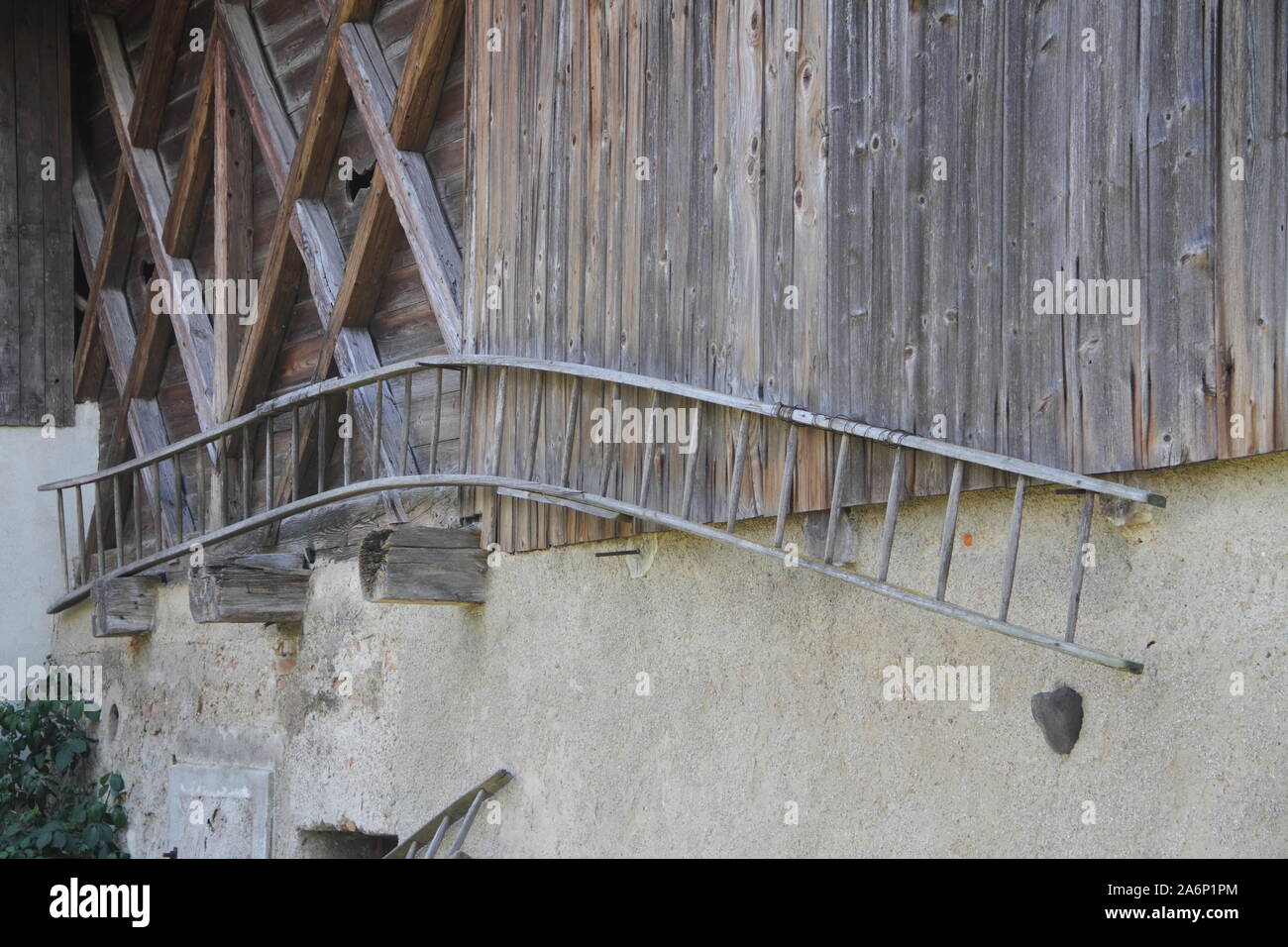 Broken wooden ladder hi-res stock photography and images - Alamy