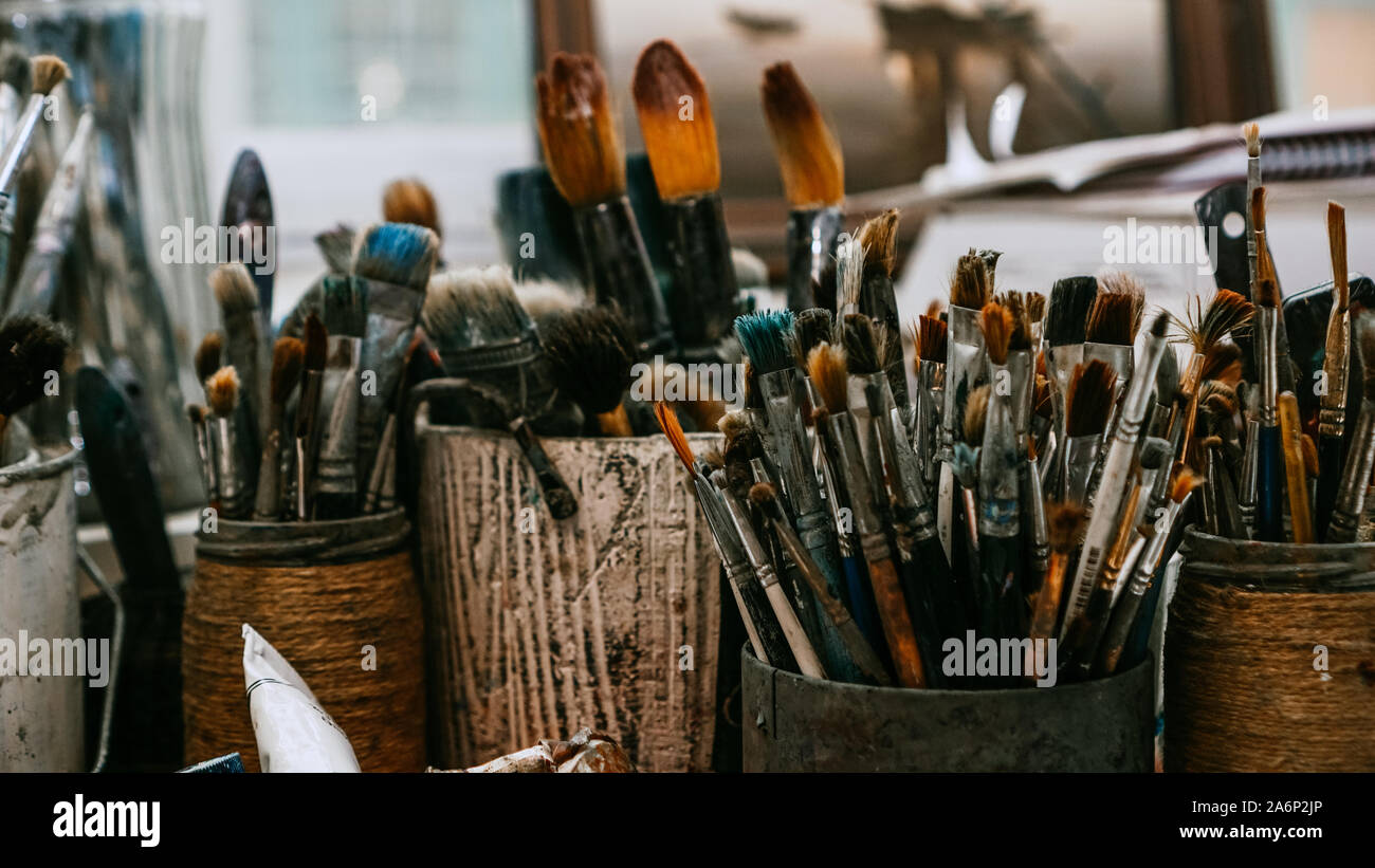 Garage workshop art hi-res stock photography and images - Alamy