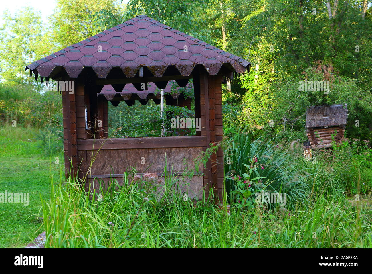 Picnic arbor hi-res stock photography and images - Alamy