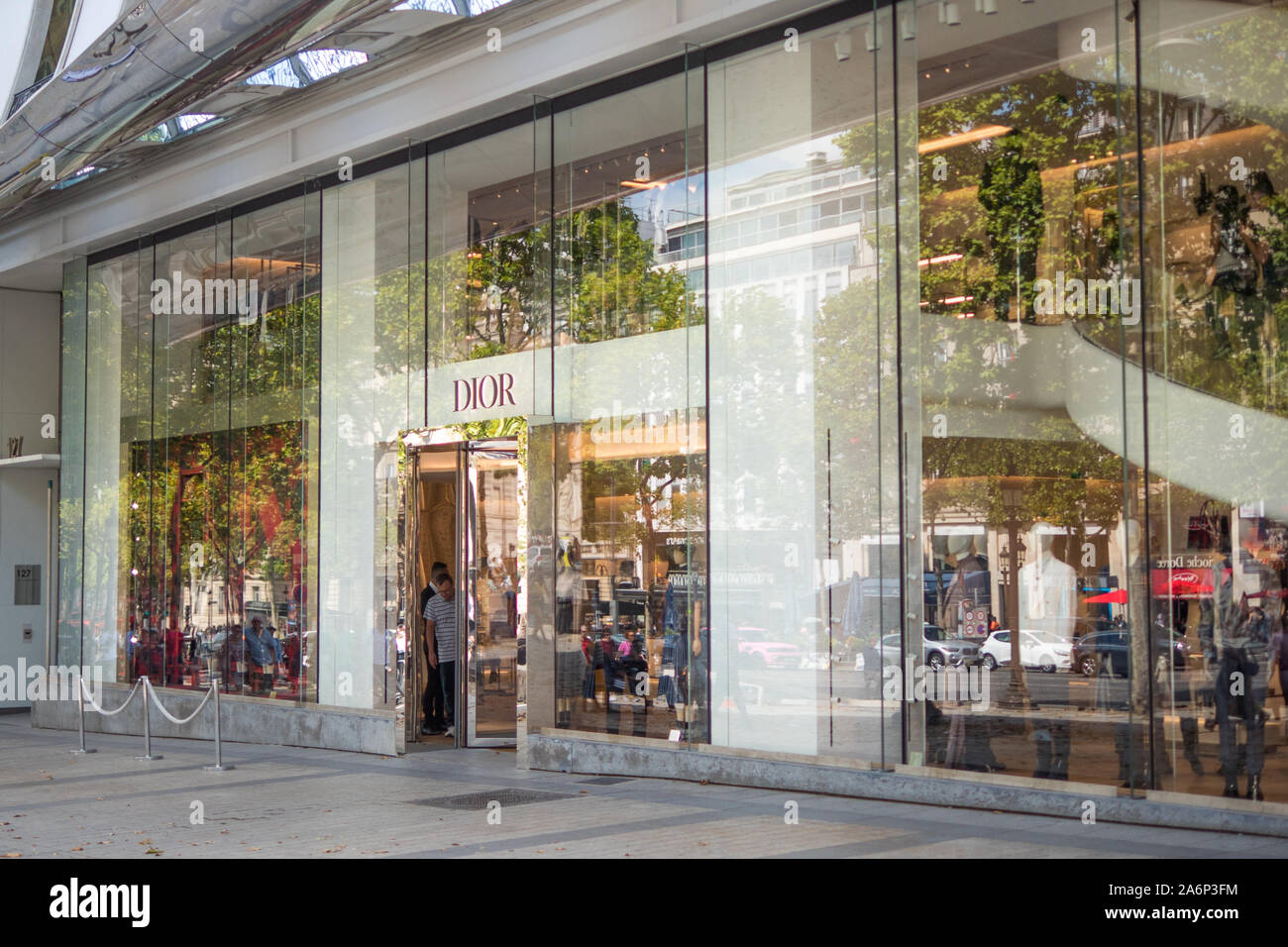 Christian dior shop front hi-res stock photography and images - Alamy