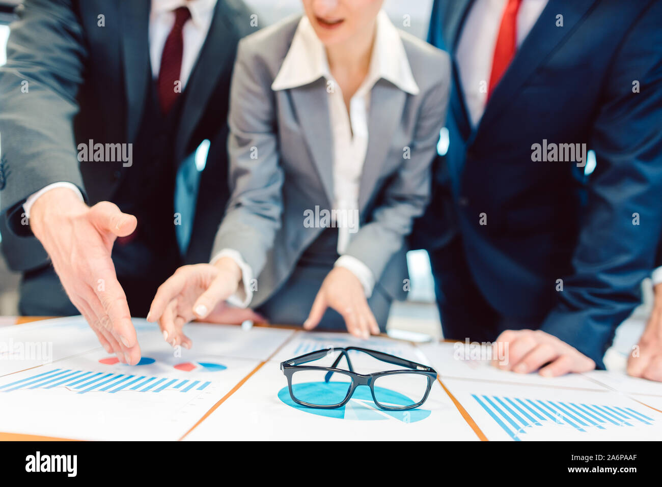 Financial advisors hi-res stock photography and images - Alamy
