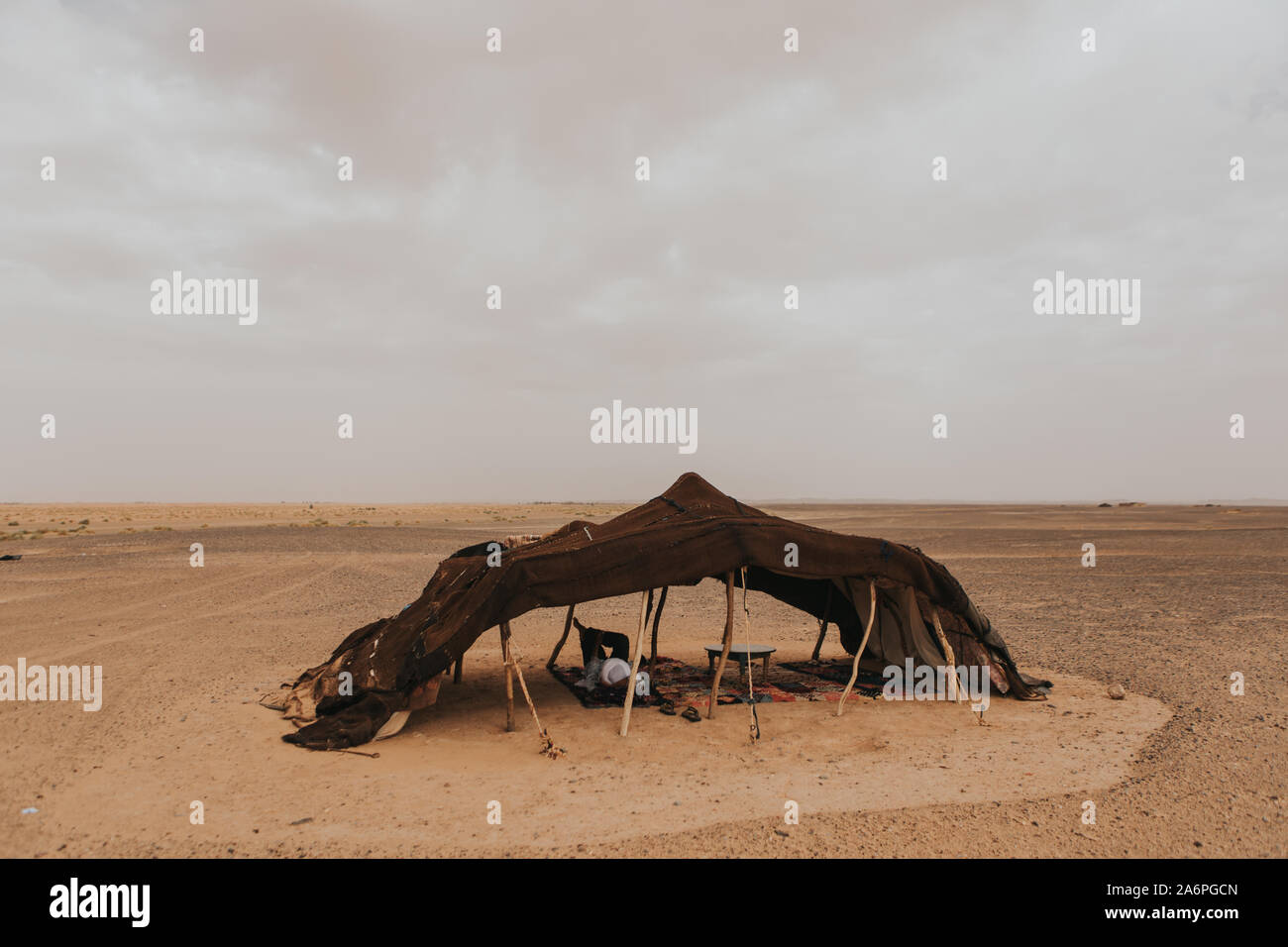 Traditional moroccan berber tent hi-res stock photography and images ...