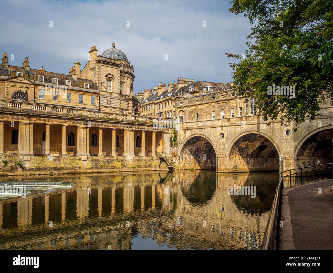 Pulteney weir colonnade hi-res stock photography and images - Alamy