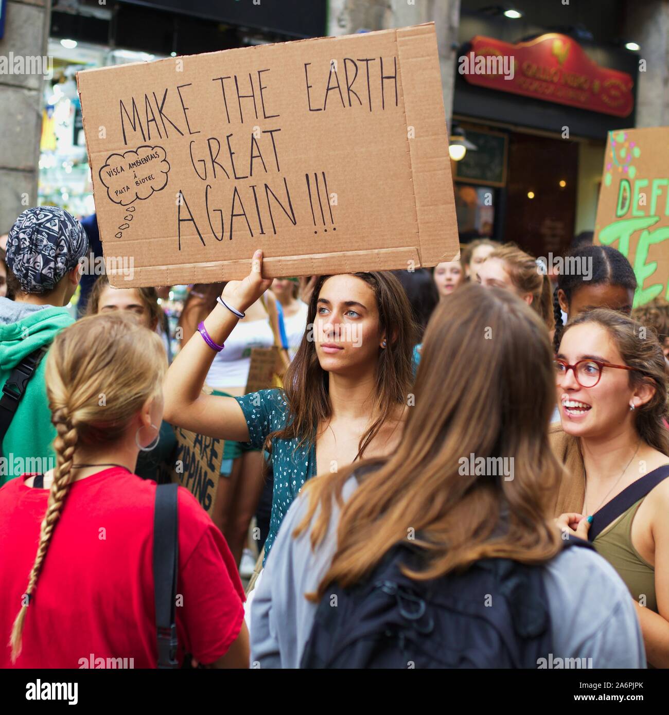 Barcelona, Fridays for future demonstration, Sign "Make the earth great ...