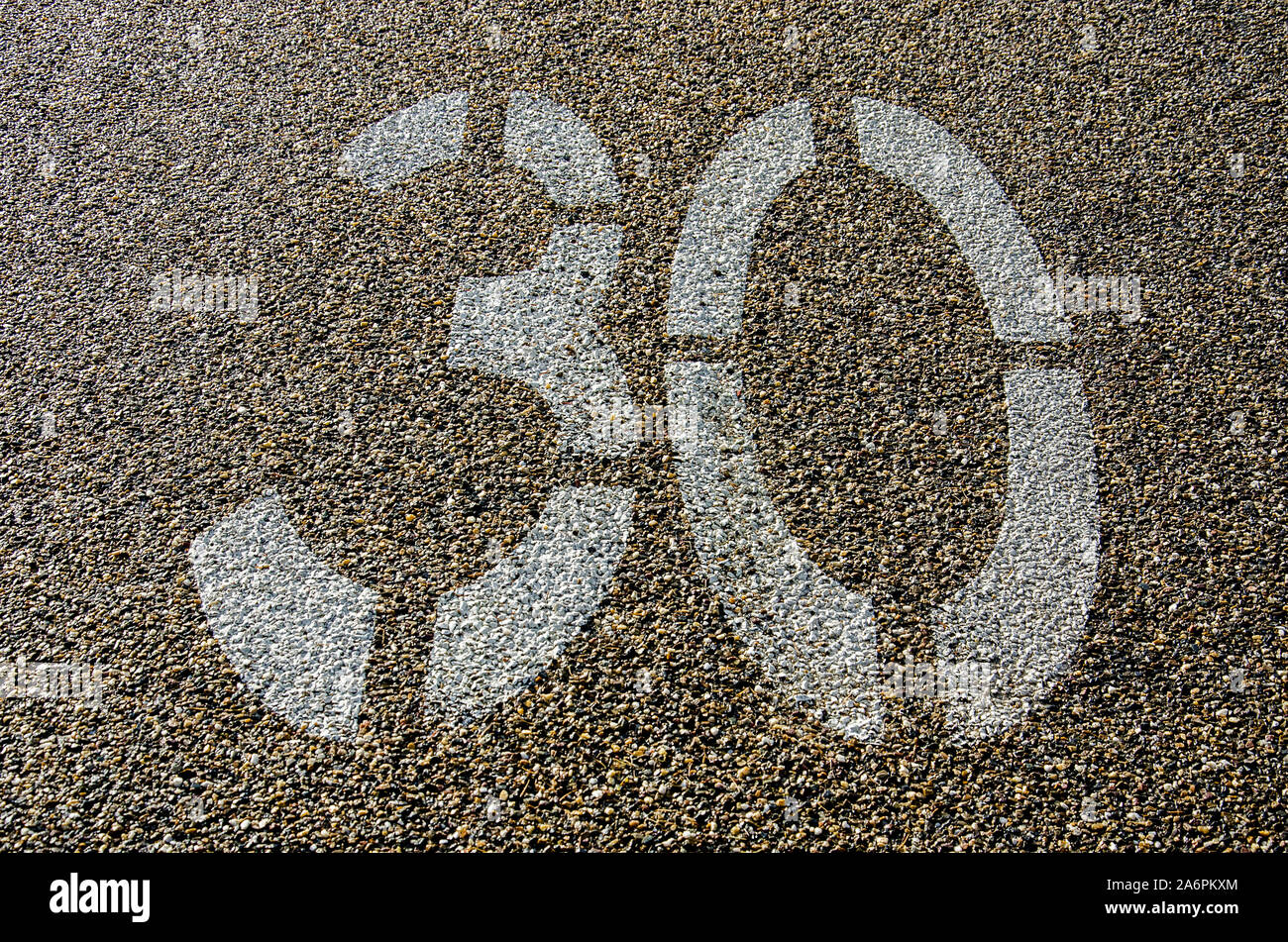 30 kilometres per hour hi-res stock photography and images - Alamy