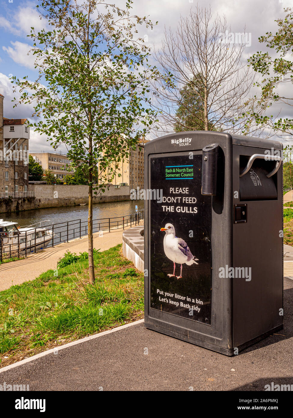 Litter bin feed me hi-res stock photography and images - Alamy