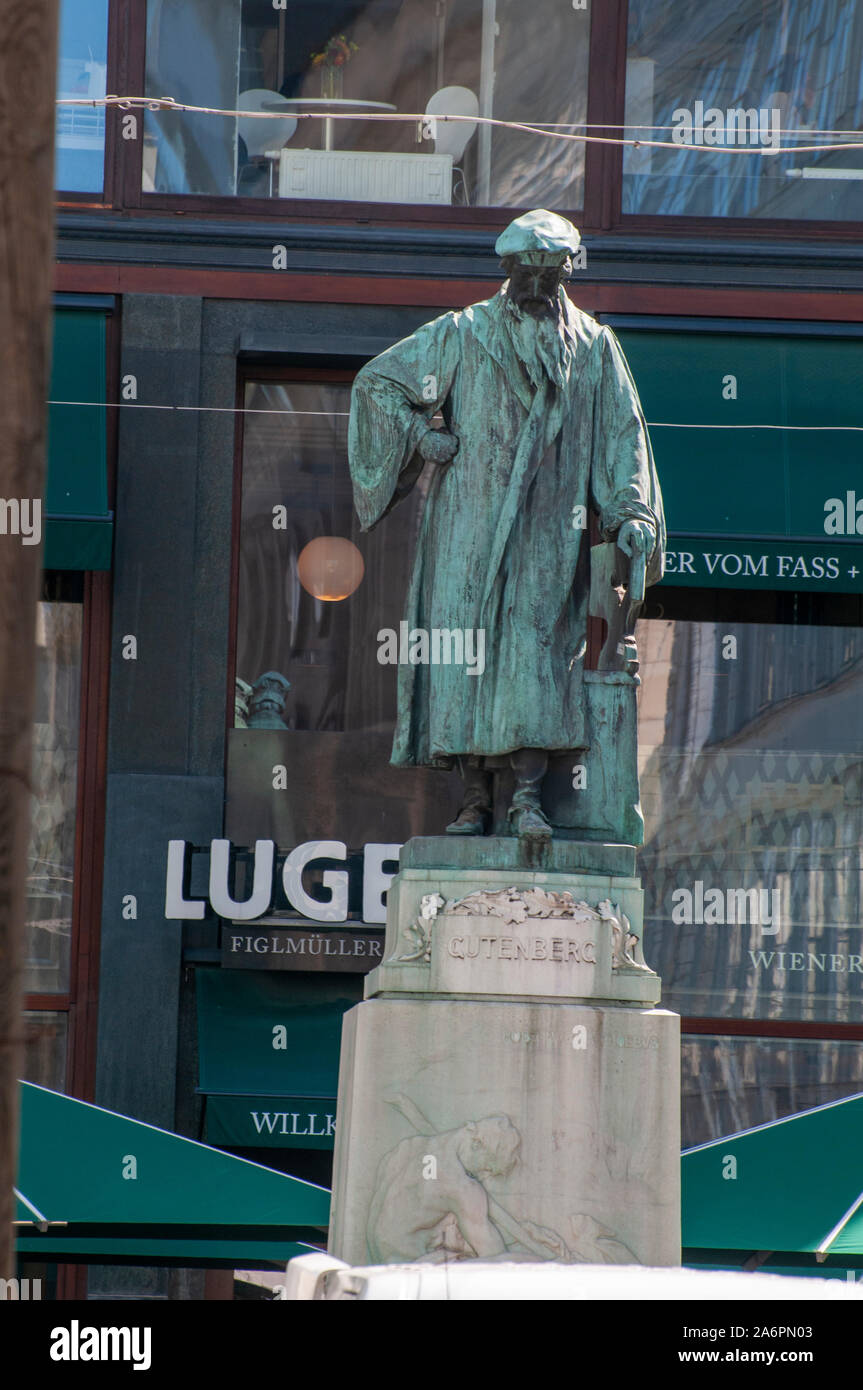 Gutenberg monument, Am Lugeck, Vienna, Austria, Europe Stock Photo - Alamy