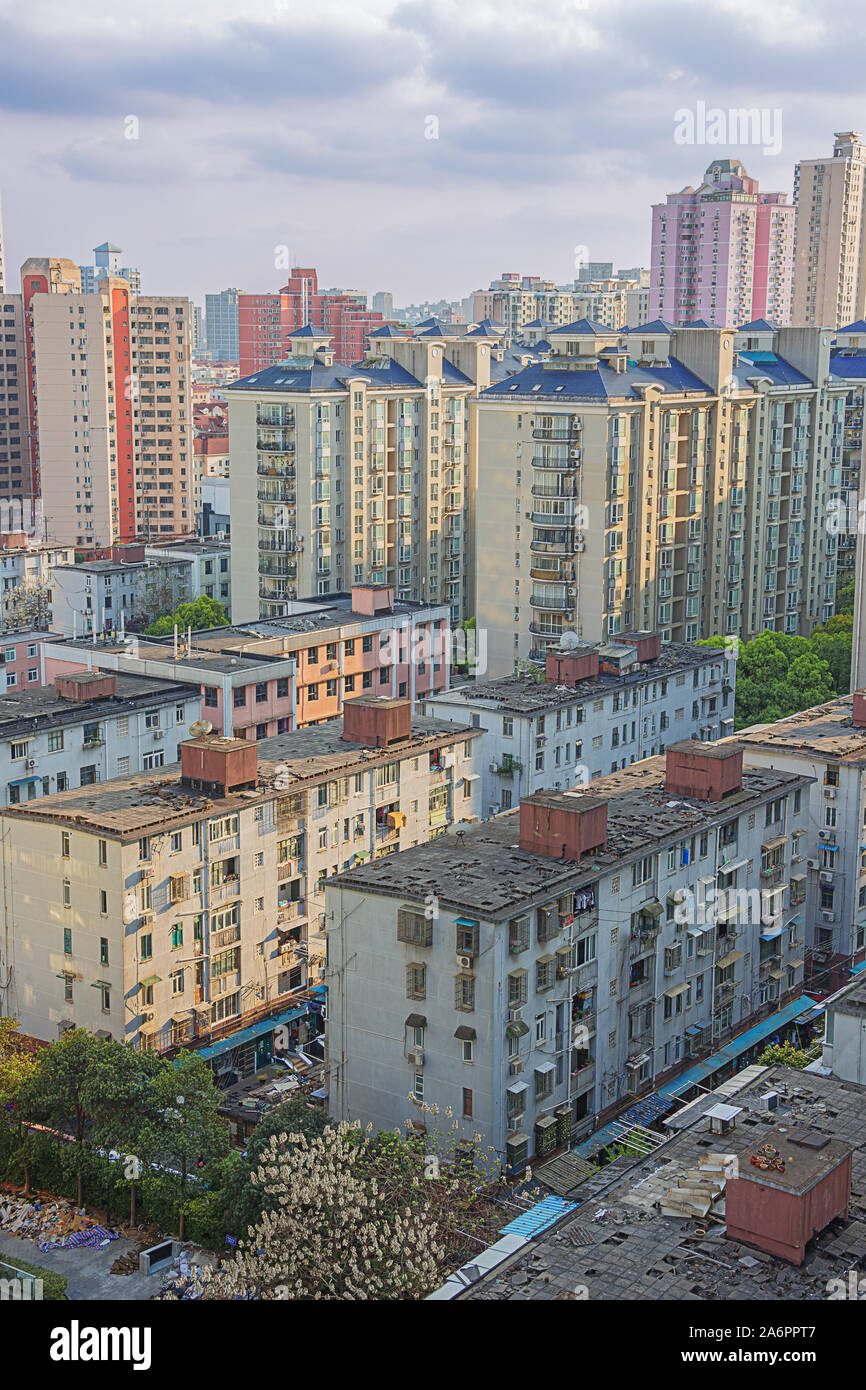 China shanghai high rise apartment hi-res stock photography and images ...