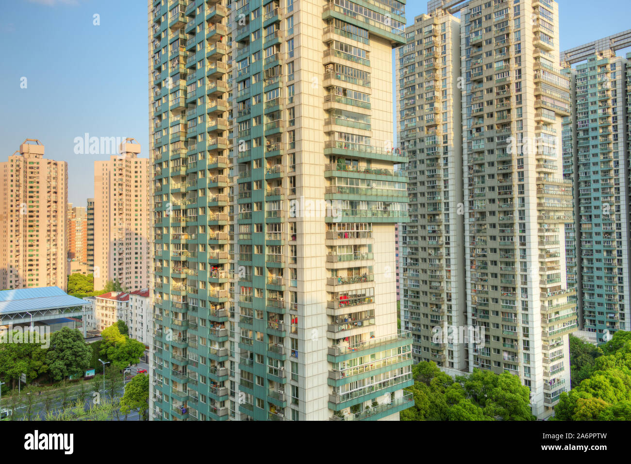 Apartment buildings in shanghai hi-res stock photography and images - Alamy